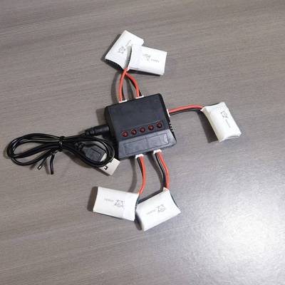 红箭65飞向北京个人任务赛无人机电池220毫安851724P电池充电器