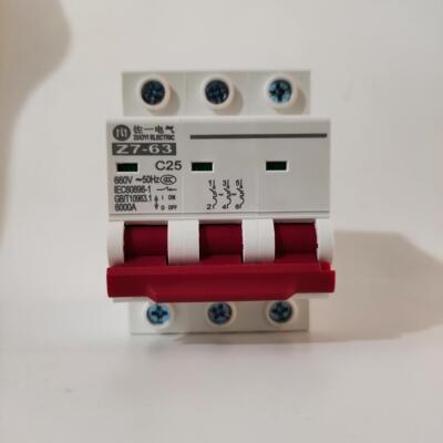 太阳能光伏风力断路器交流500V660V690V800V 3P3263A100125A