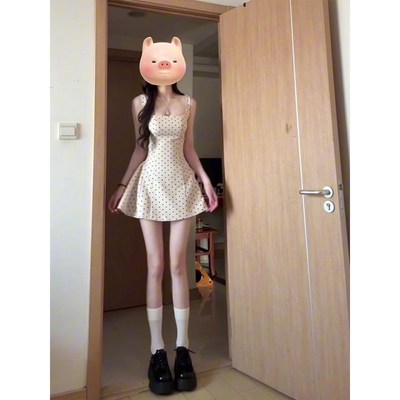 大码波点杏色方领吊带连衣裙女初春法式修身显瘦短裙气质收腰胖mm