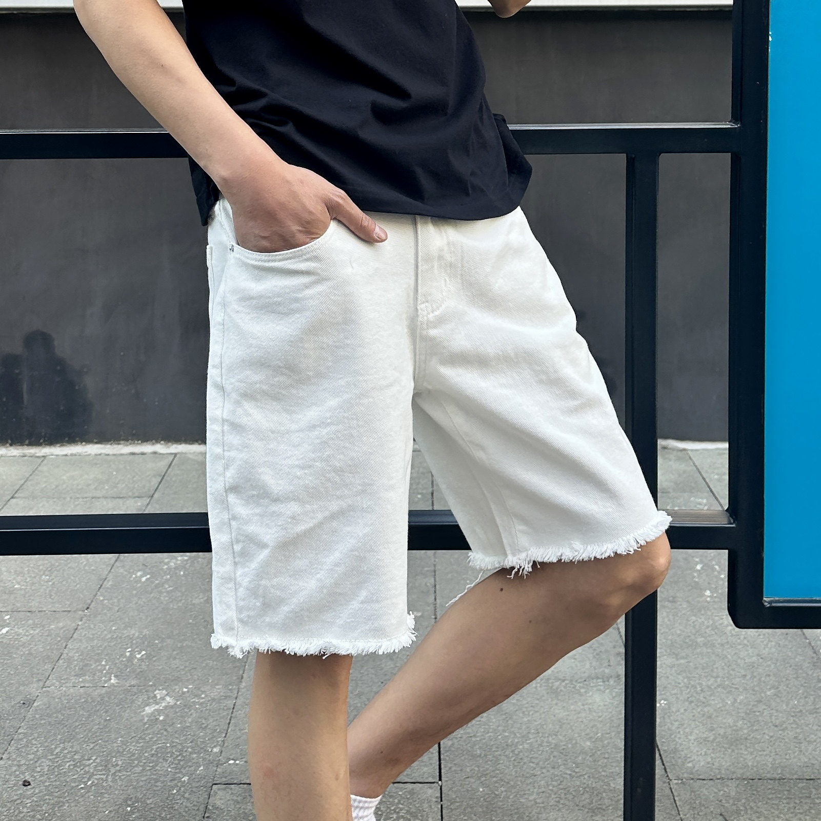 QUALCOMM潮流毛边设计白色牛仔短裤男夏季五分裤宽松直筒休闲短裤