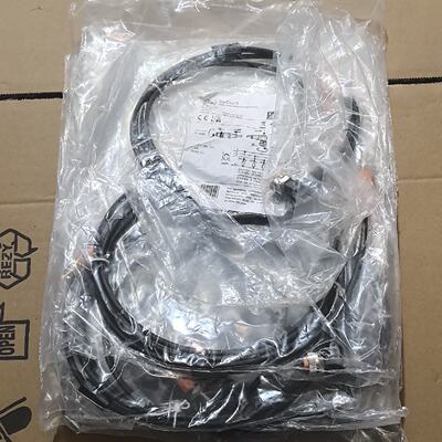 EVC023德国IFM易福门全新原装M12公母头链接线缆EV-议价044