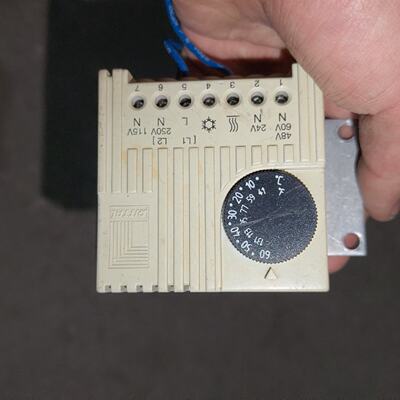 【议价】RITTAL威图机柜温控开关SK3110恒温调节器价适用806
