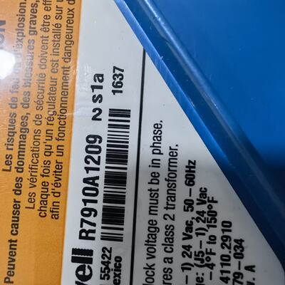 议价霍尼韦尔R7910A1209锅炉燃烧控制器，安装过就拆下来了