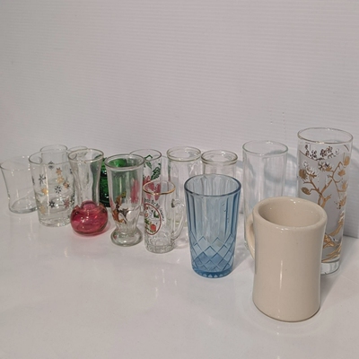Lotof15VintageDrinkware,IncludingRareUSGlassAuntPo