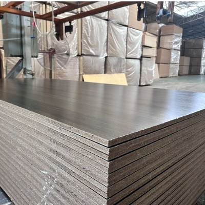 15mm18mm25mm三聚氰氨板颗粒板夹板高密度板卫生间免漆双面刨花板