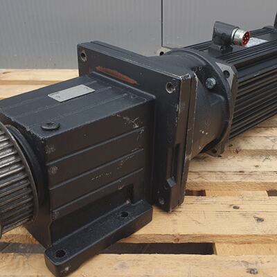 LENZE MCA 14L41RS0P1C24RST5S00NR0SU  LENZE GST052N VBR 1D A
