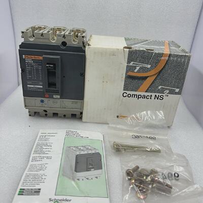 Disjoncteur Compact MERLIN GERIN NS100NTM50D3P3T 29636 50AMP