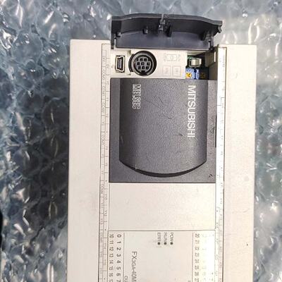 三菱PLCFX3GA40MRCM台版成色几乎全新-议价