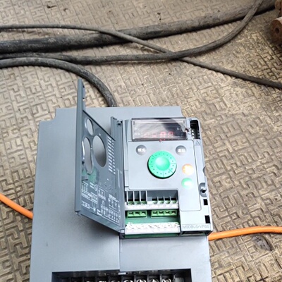 施耐德变频器4KWATV310HU40N4A380V变频