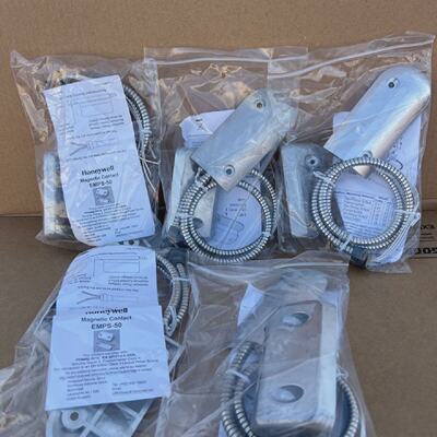 1BOX 5 pcs Honeywell EMPS50  001014401 Magnetic Contact