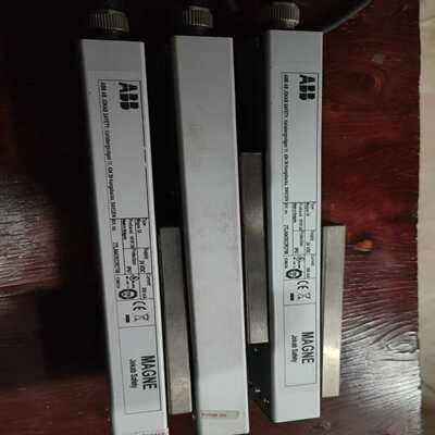 ABB传感器2TLA042022R2700现货实拍--议价商品