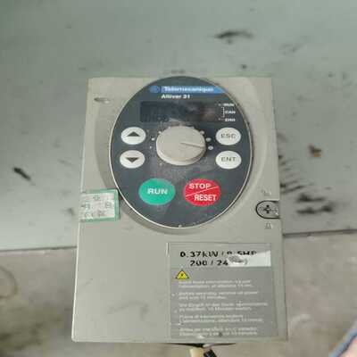 【议价】变频器ATV31H037M2A五台0.37KW成色如图