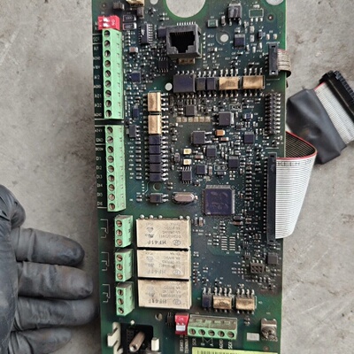 询-变频器ACS510550主板SMIO01C不报