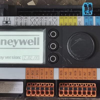 HONEYWELL XL2026B2A BACNET HVAC CONTROLLER  UNIT ONLY  TRIED