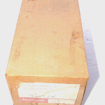 NEW HONEYWELL P760A1066 PRESSURE TRANSDUCER P760A1066