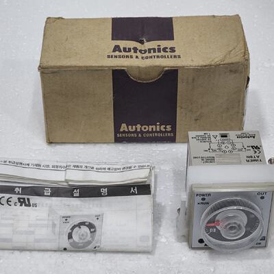 Temporizador Multifuncional Autonics AT8N 24240V CACC