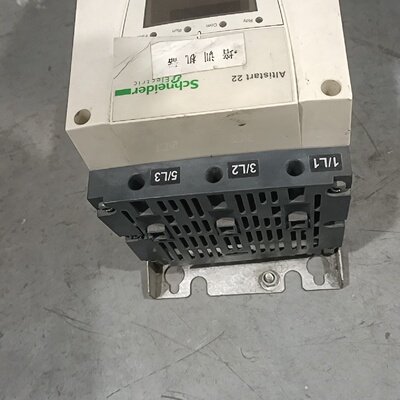 施耐德软启动ATS22D17Q 现货包好--议价商品