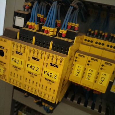 西克SICK拆机安全继电器型号FX3CPU130002有-询