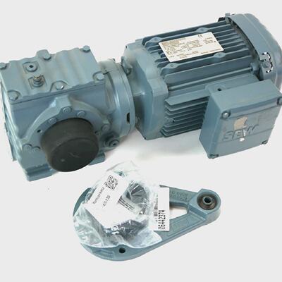 SEW SH47T DRE80M4 Getriebemotor 075kW 1435rpm i2900 unused