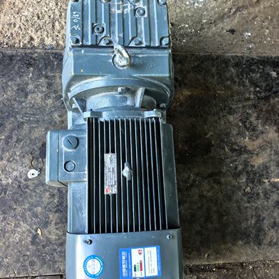 JSTX齿轮减速机，型号R87-47.58-5.5KWYE2--议价商品
