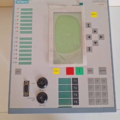 Siemens Protective Relay SIPROTEC7SJ64 7SJ64215EB921FA0EE