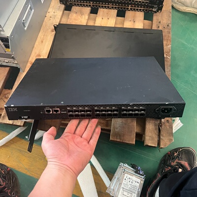 IBM 2498-B24  2498-B24 光纤交换机 现-议价