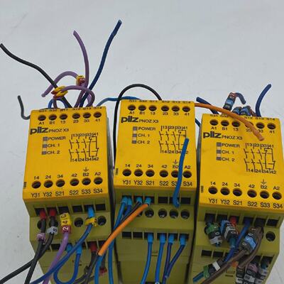 1pc X PILZ 774310 Pnoz Industrie Relais 24VAC  Dc 3nO 1nC 1s