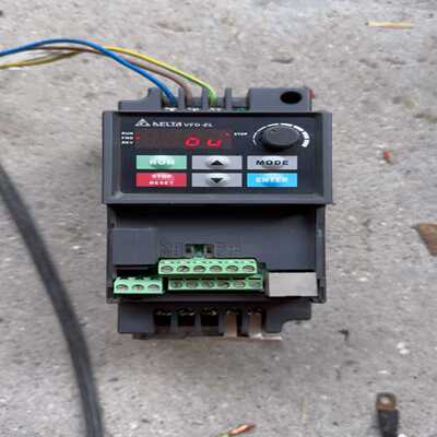 变频器VFD007EL43A，0.75KW