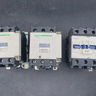 3 X schneider Elektrisch LC1 D40B Schtz LC1D40