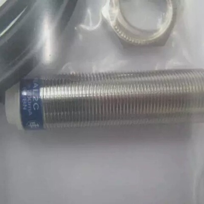 配件XS118BLNAL2C电感式开关传感器议价