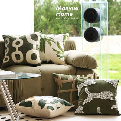 M.life 自然风丝绒绣花抱枕靠背枕苔藓绿沙发抱枕套床头靠垫含芯