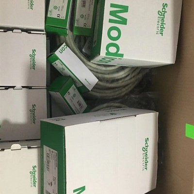 140DVO85300 离散量Verified DC 输出,32 点,4 组隔离,0.5A/点