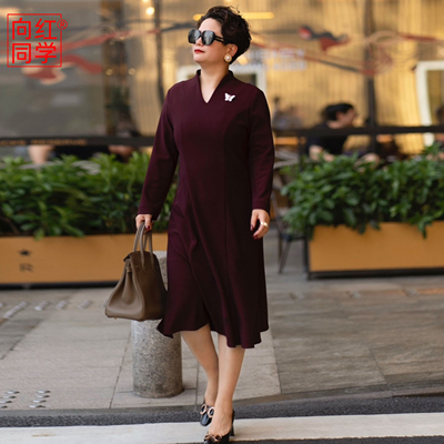向红同学连衣裙女2026新款冬高级感v领收腰鱼尾显瘦春秋裙子0094