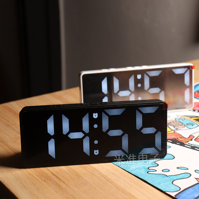 夜光时钟学生小型闹钟 镜面静音床头钟创意小台表
