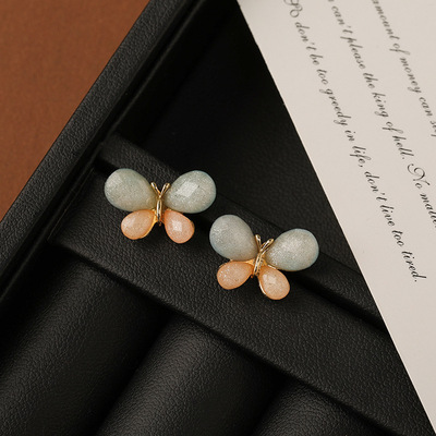 粉蓝拼色森系蝴蝶耳钉