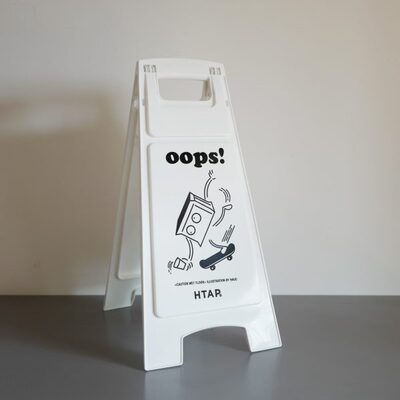 HTAP 立式警示牌 小心地滑工业风塑料日式插画咖啡工作室加厚