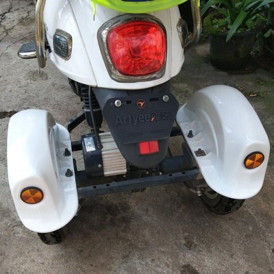 小龟电动车三轮车泥板后s轮泥瓦小绵羊踏板车通用挡泥板后挡轮泥