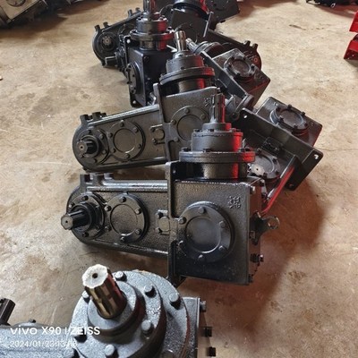 旋耕机变速箱行走齿轮箱125箱150箱180箱中高箱变速箱连云港