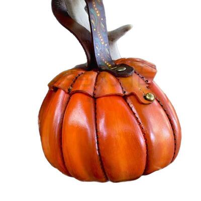 Pumpkin Leather Foraging Pouch 南瓜皮革觅食袋