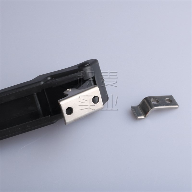 DK609电箱柜门搭扣 木箱隐藏式暗装卡扣工业设备箱门黑色塑料锁扣