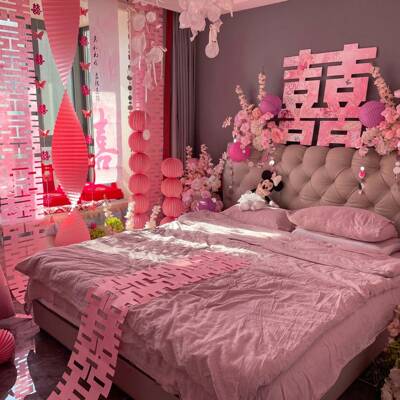 2025粉色婚房氛围布置结婚套装装饰婚礼女方卧室床头喜字KT仿真花