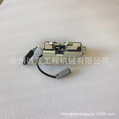 S750 S770 S450 S550滑移装载机门锁7109661 门把手7109662