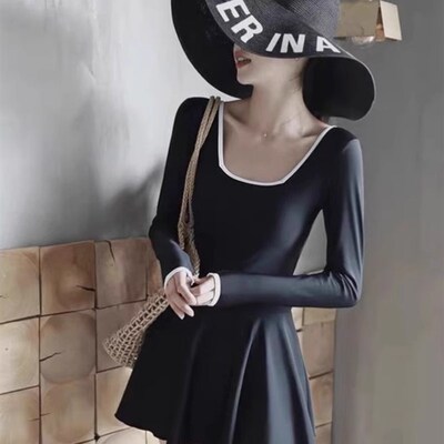 连体裙式泳衣女高级感两件套保守遮肚显瘦长袖游泳衣泡温泉冬泳装