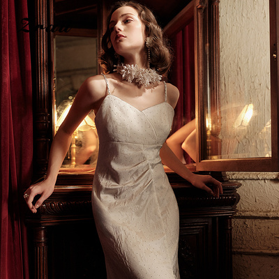 新款温柔风收腰吊带连衣裙