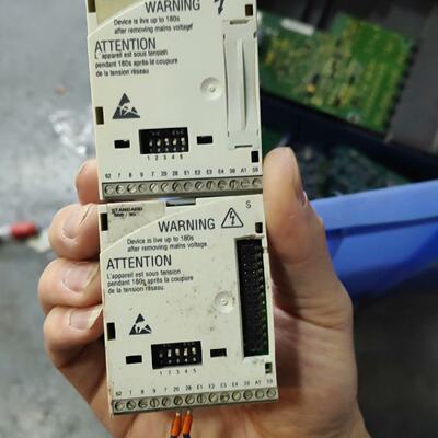 询价伦茨变频器IO模块  E82ZAFSC  用。议价