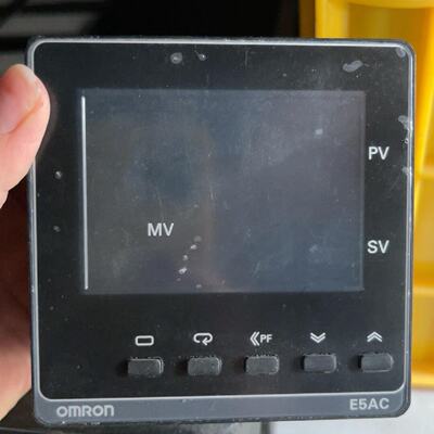 E5ACQX3ASM800欧姆龙温控器E5AC二手拆议价