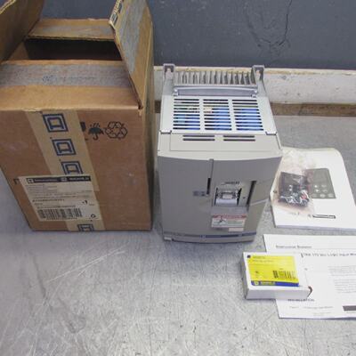 全新TelemecaniqueATV58HU41N4ZUAltivar583hp400460V全新带盒优