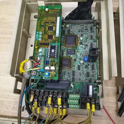 安川变频器主板驱动板安川G718.5KW拍前询价下单