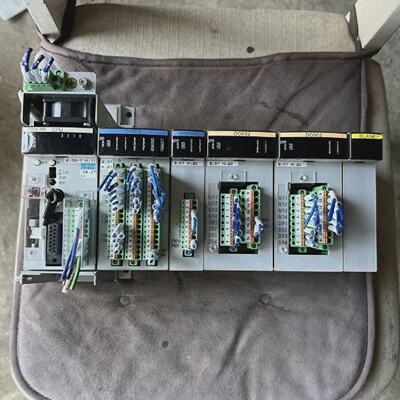 TOYOPUCPCSCPUDI003SPM002DO002可编程式逻辑控制器模块套装
