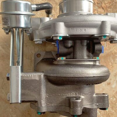 配一汽青岛4DLD-18E5发动机1118010-C20-JH30 HP60涡轮增压器机泵